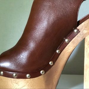 Steve Madden | Shoes | Steve Madden Slngshut Leather Platform Clogs ...